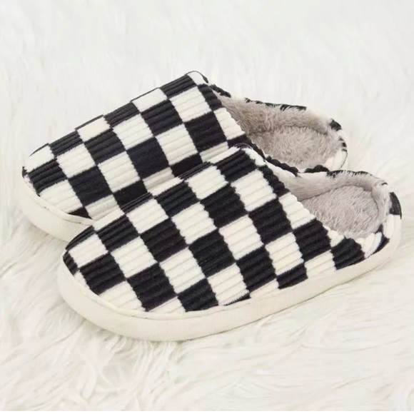 Shop With Eileen | Shoes | Vintage Checkered Black White Fuzzy House ...